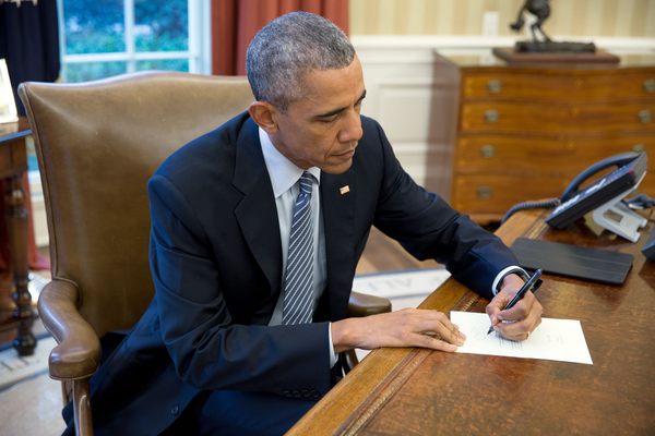 The First Mail Flight to Cuba in 50 Years Carried a Letter from Obama