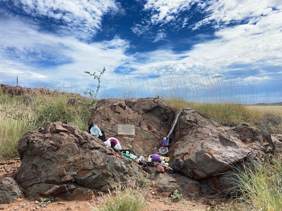 Red Dog Grave Memorial – Cossack, Australia - Atlas Obscura