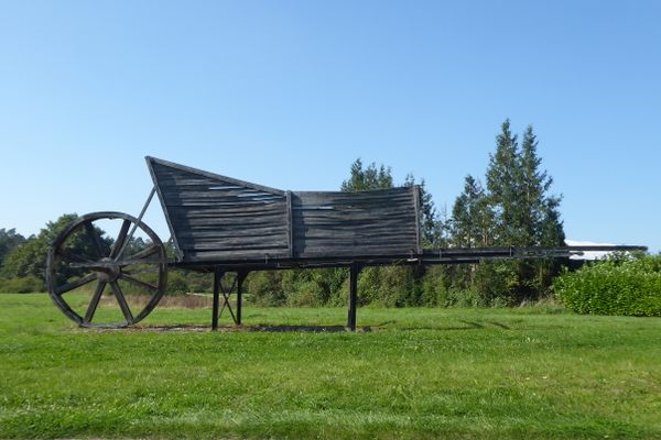 World's Largest Wheelbarrow in Philippeville