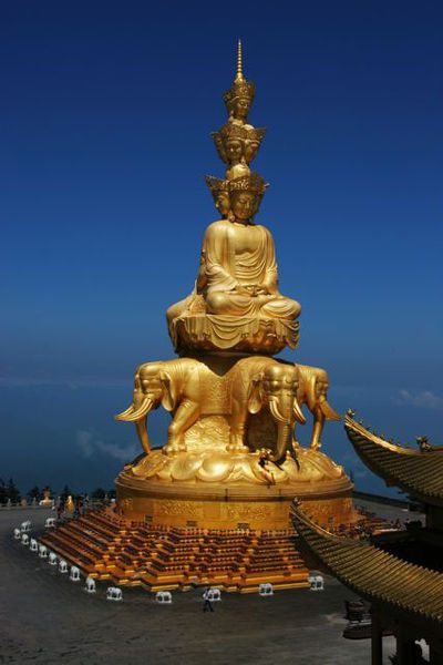 Golden buddha statue store