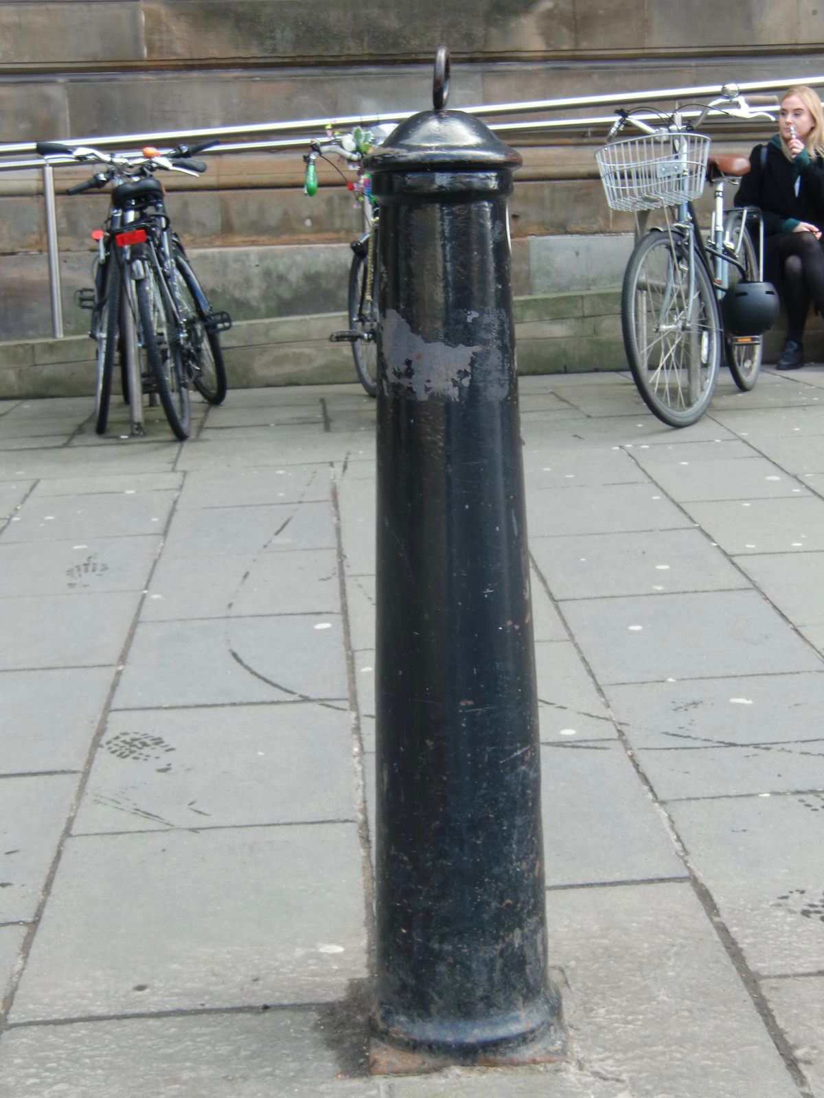 'Center of Edinburgh' Bollard – Edinburgh, Scotland - Atlas Obscura